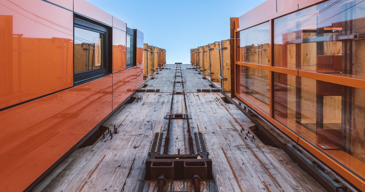 First-Ever Earthquake Simulation in a 10-Story Mass… | Timberlab